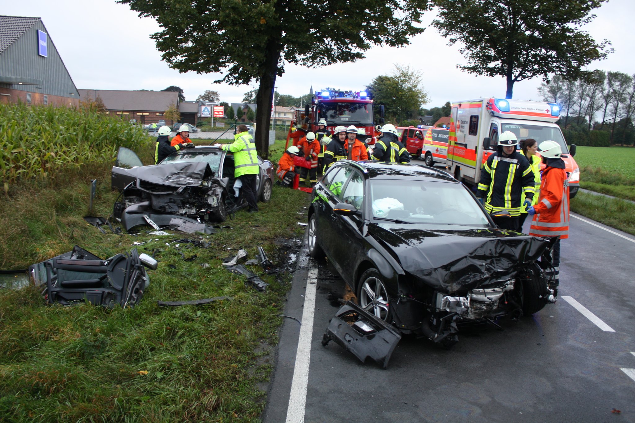 Frontalcrash in Apensen: Drei Schwerverletzte - Apensen