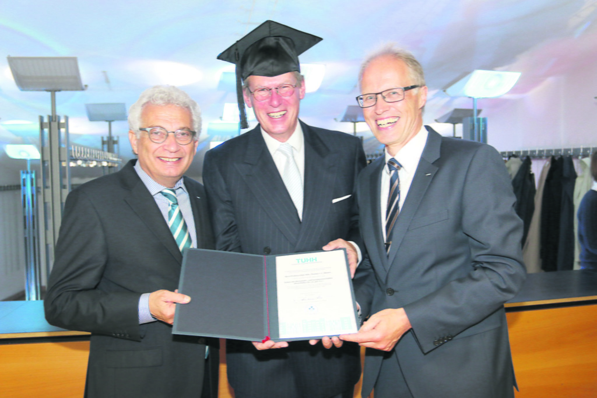 Ehrendoktor-Titel für Thomas J. C. Matzen: TUHH ehrt Buchholzer ...