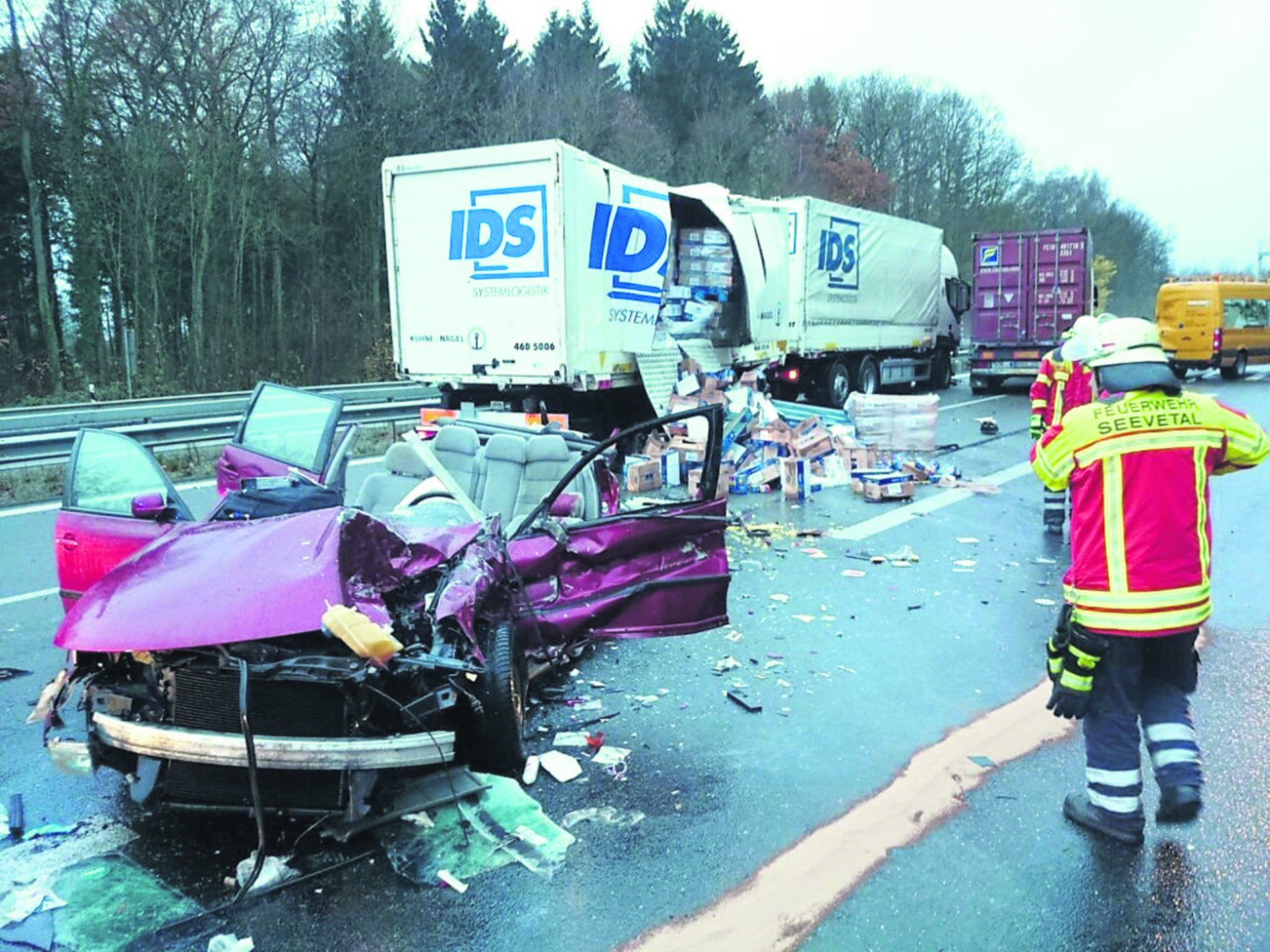 Lkw rast ungebremst in Stauende - Seevetal
