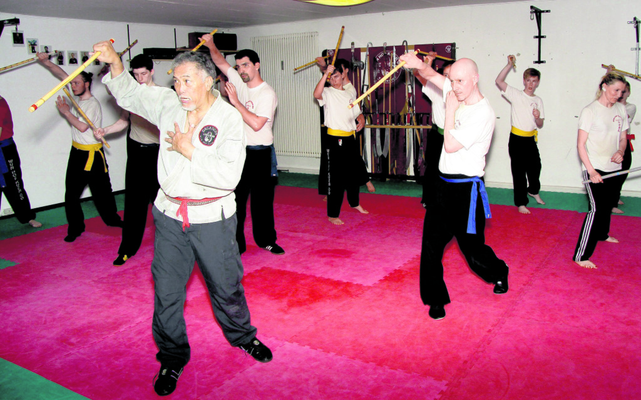 Kampfkunstlegende Al Dacascos zu Besuch in Tostedt - Tostedt