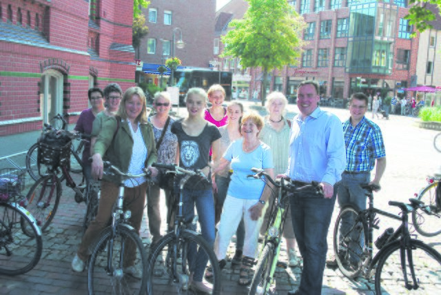 GNTM-Finalistin Katharina Wandrowsky gab Startschuss für Stadtradeln in ...