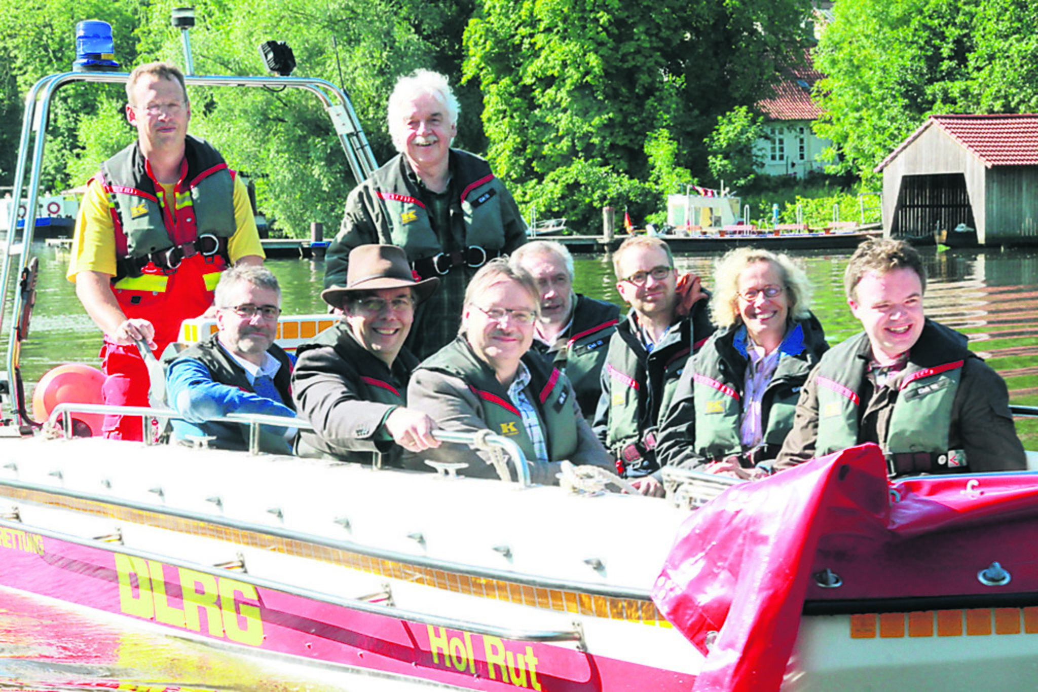 Mit dem Boot "zur Arbeit": maritimer Abschied von Stades Stadtbaurat ...