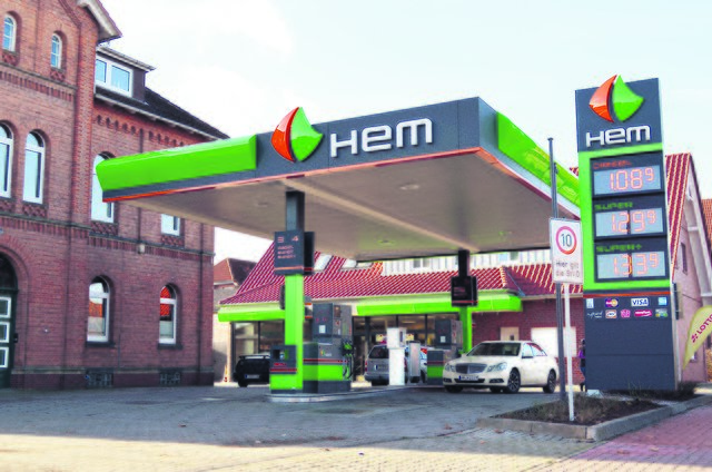 Aus "Hoyer Tank-Treff" ist die "HEM Tankstelle Jork" geworden - Jork