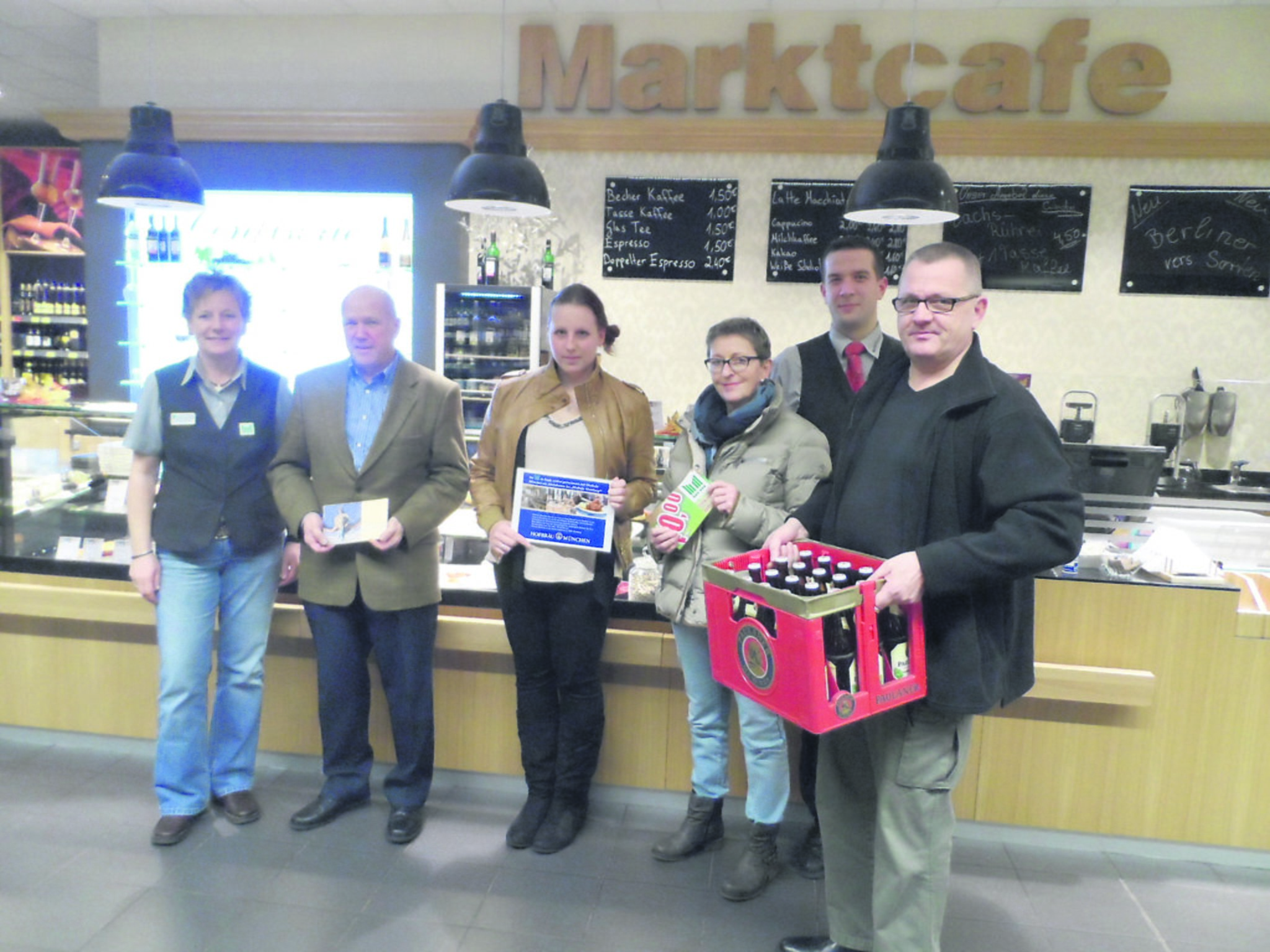 Marktkauf Stade übergibt Preise zum Oktoberfest-Rätsel - Stade