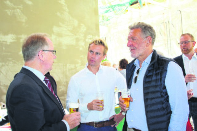 Eine große Aufwertung für die Ortsmitte von Apensen: Bürgermeister und ...