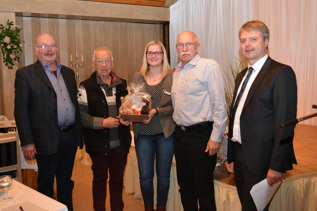 Verdiente Ratsmitglieder in Tostedt geehrt - Tostedt