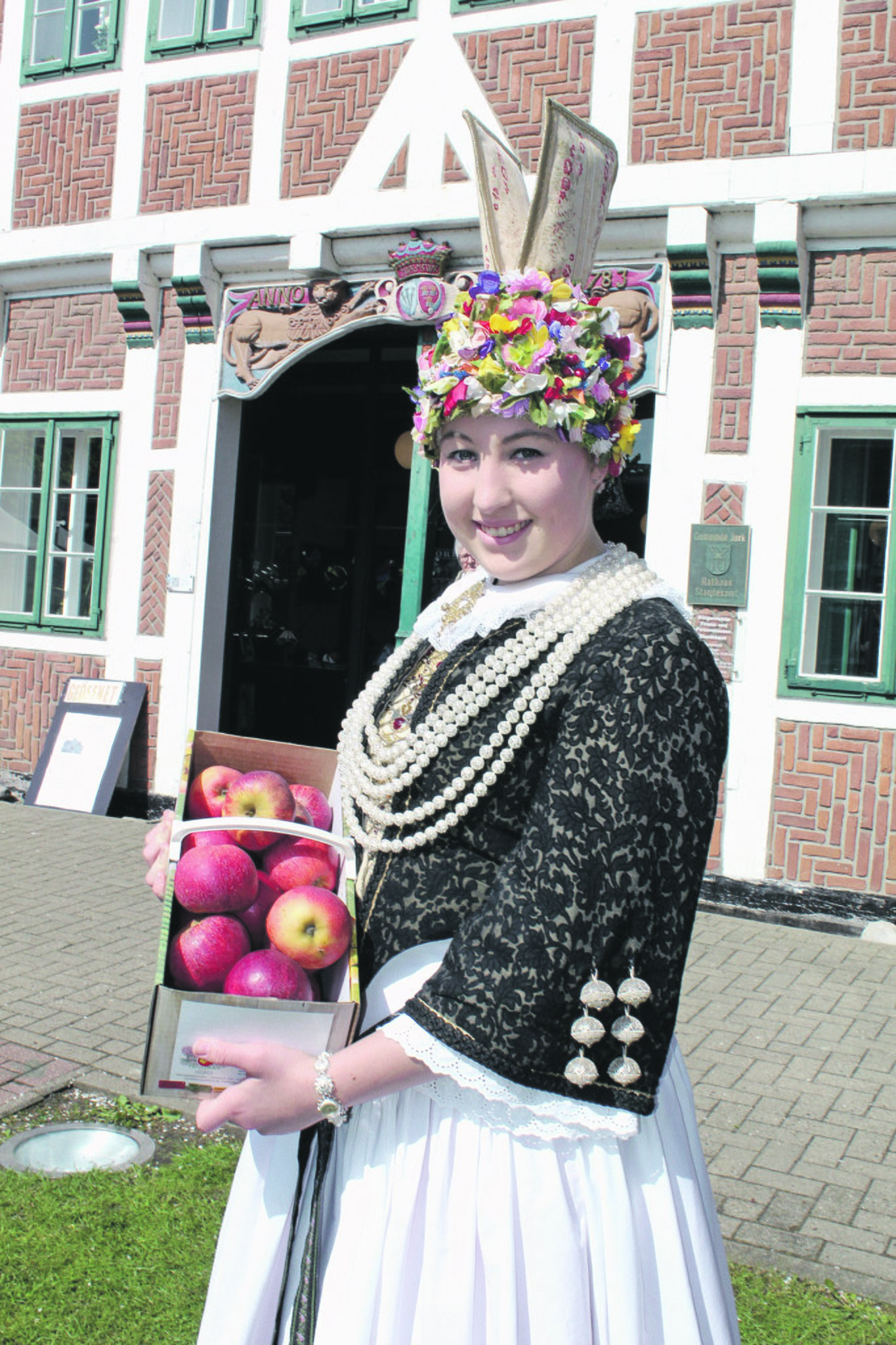 Lina Porter ist die neue Altländer Blütenkönigin - Buxtehude