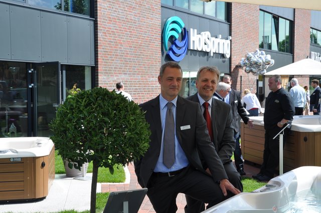 30 Jahre Whirlpool Import: HotSpring Whirlpools zum Jubiläumspreis ...