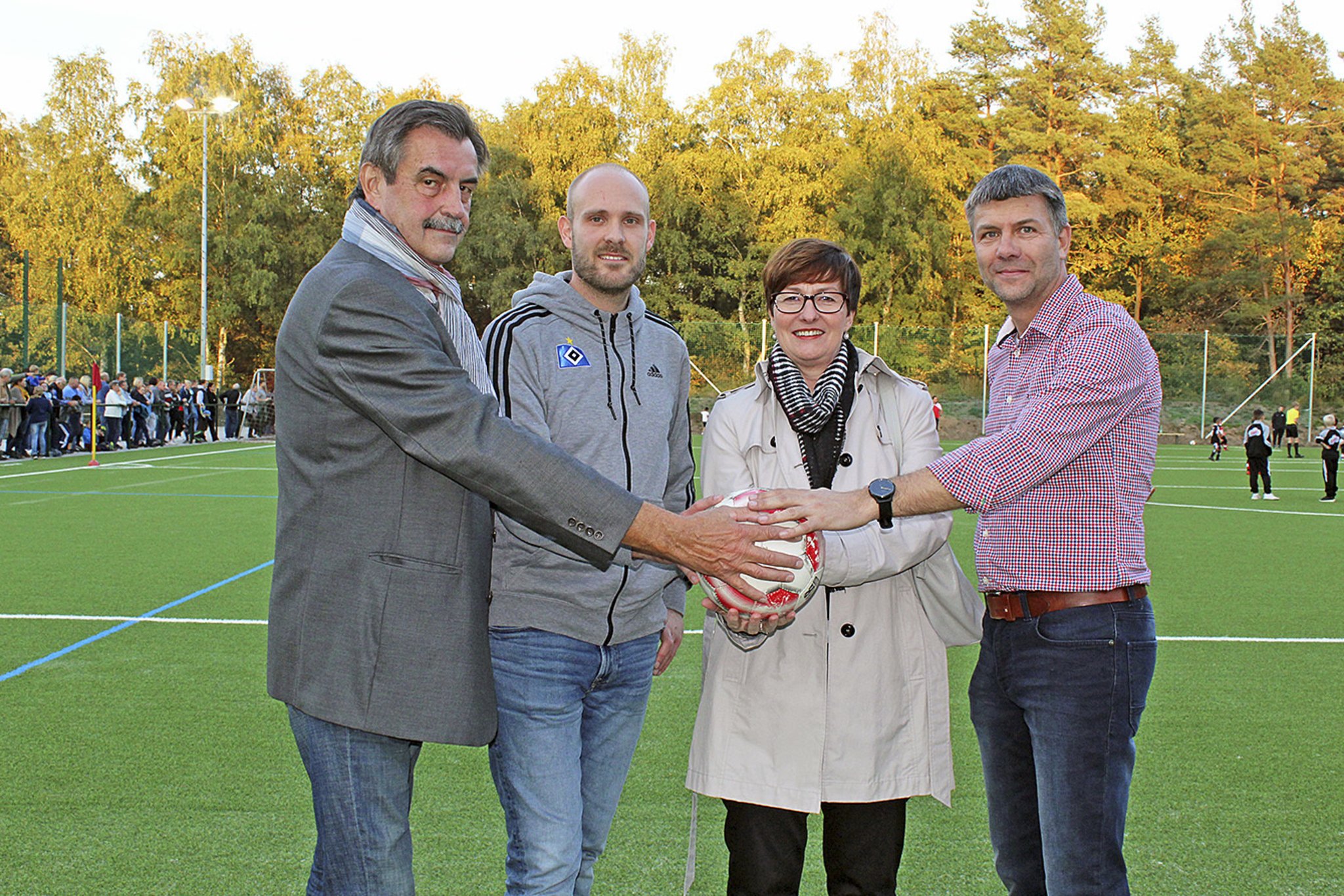 Zweiter Kunstrasenplatz in Immenbeck eingeweiht - Buxtehude