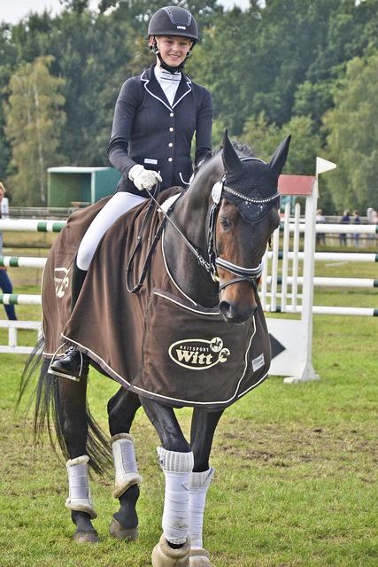 Viele Starter und jede Menge goldene Schleifen bei den Reitertagen des ...