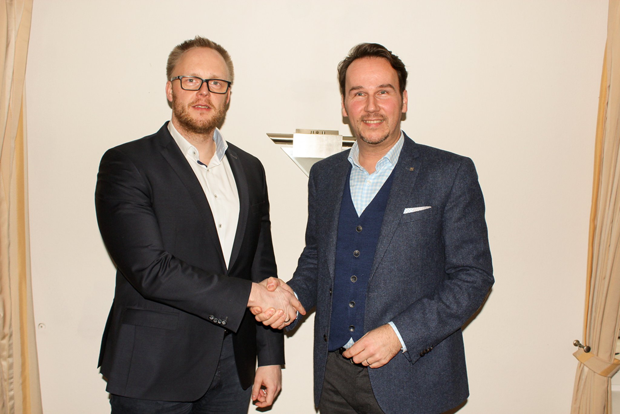 Wie ehrlich gemeint ist dieser Handschlag? - Winsen