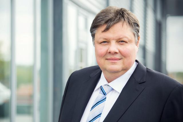 30 Jahre im Dienst und 10 Jahre in Hollern-Twielenfleth: Bauunternehmen ...