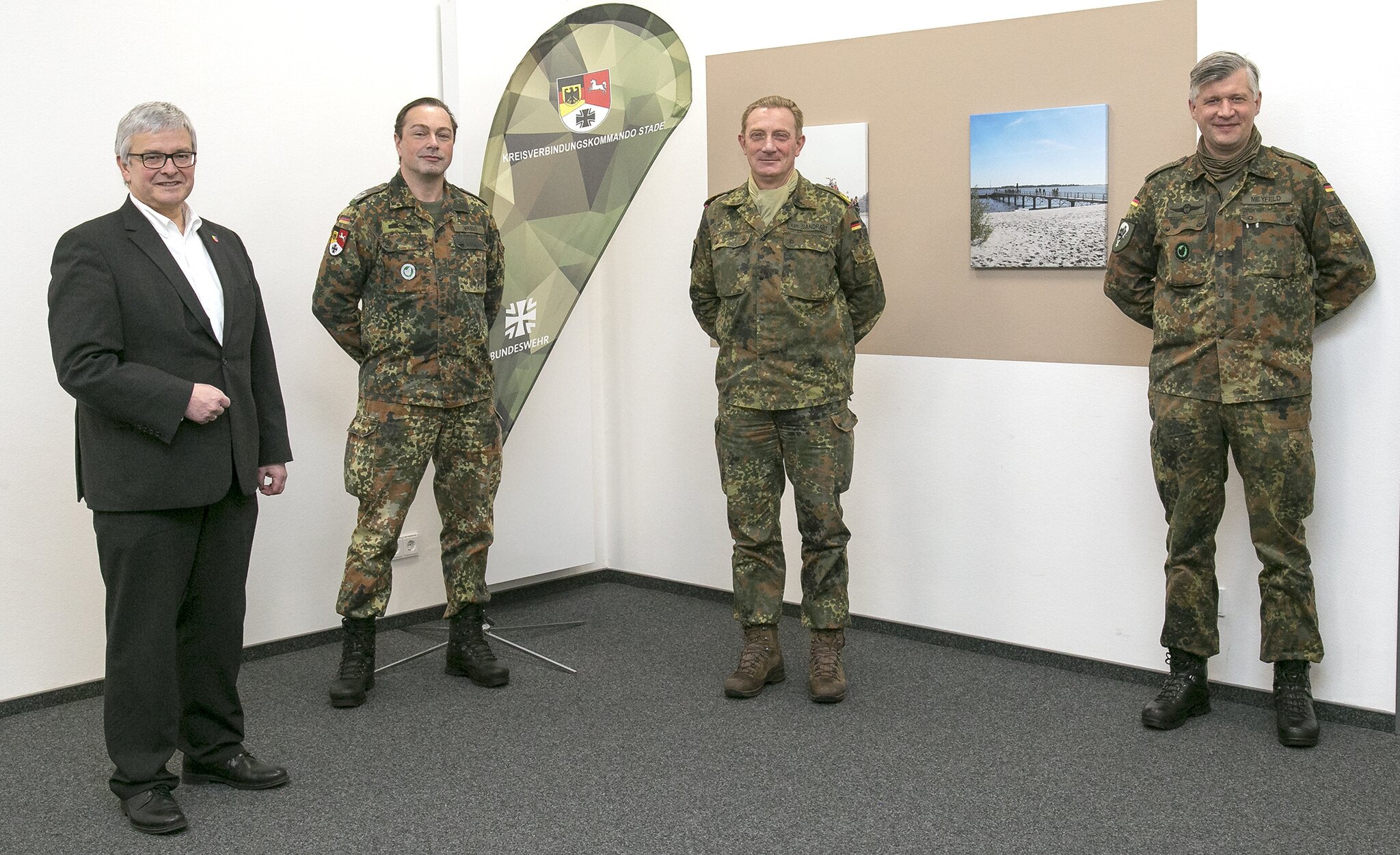 Divisionskommandeur hebt gute Zusammenarbeit mit den örtlichen Behörden ...