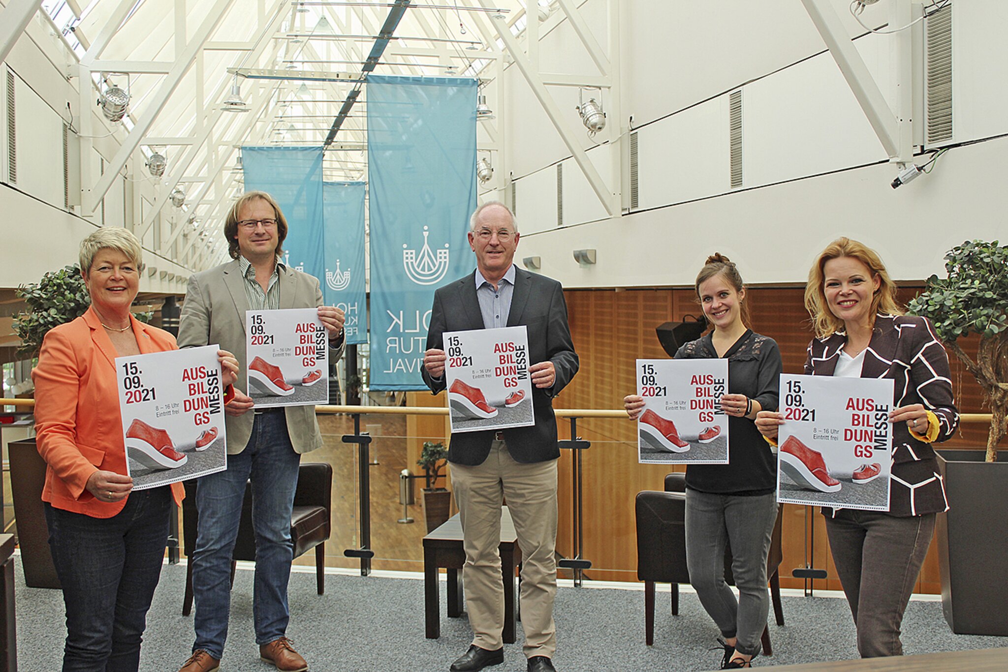 Viele Infos und spannende Vorträge:: Ausbildungsmesse im Stadeum in ...