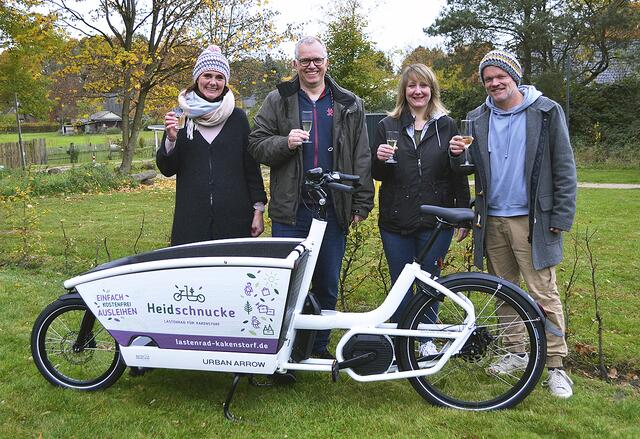Lastenrad eingeweiht: Ein "Lastentroll" für Kakenstorf - Tostedt