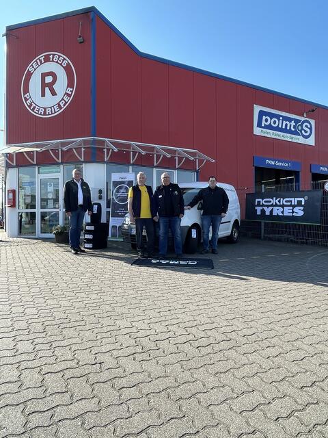 Reifenspende von Peter Rieper GmbH & Co. KG: Der Verein Buxtehuder ...