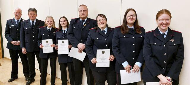Feuerwehr Regesbostel: Ehrenzeichen für Claudia Mundt - Hollenstedt