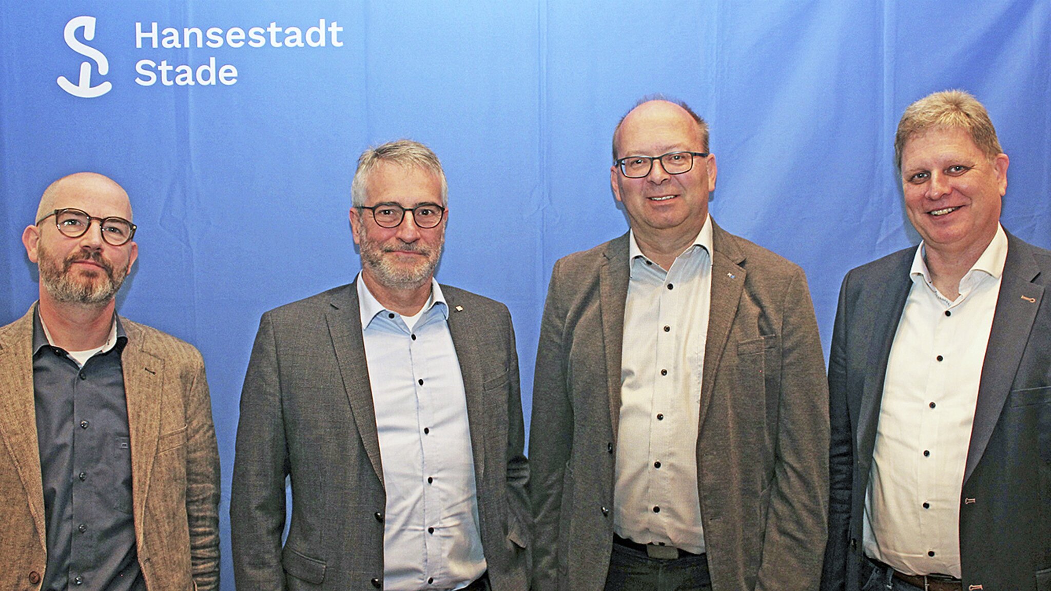 Führungskraft wird sechs Monate eingearbeitet: Stader Rathaus: Statt ...