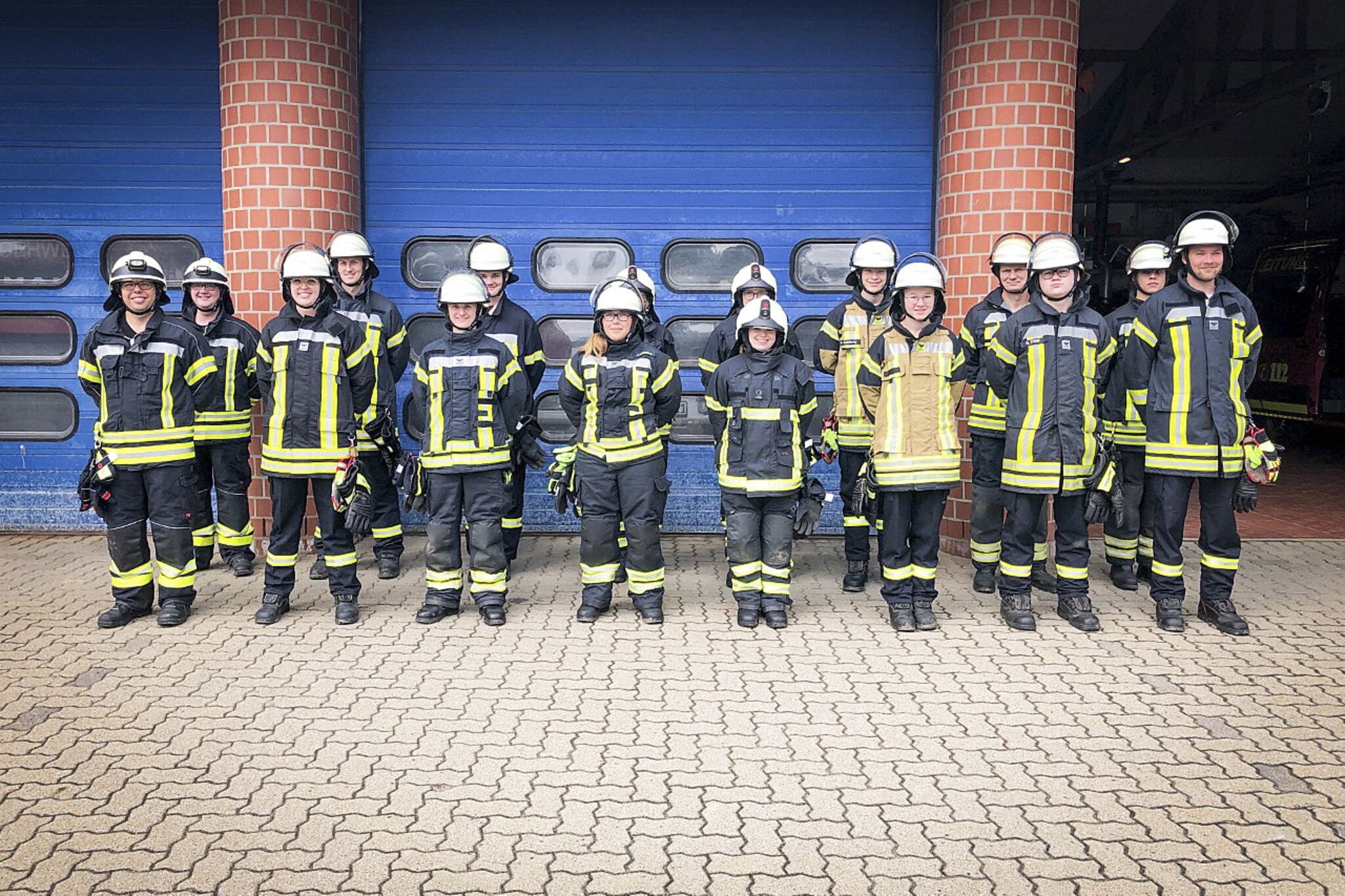 Freiwillige Feuerwehren Buchholz und Jesteburg: 16 angehende ...