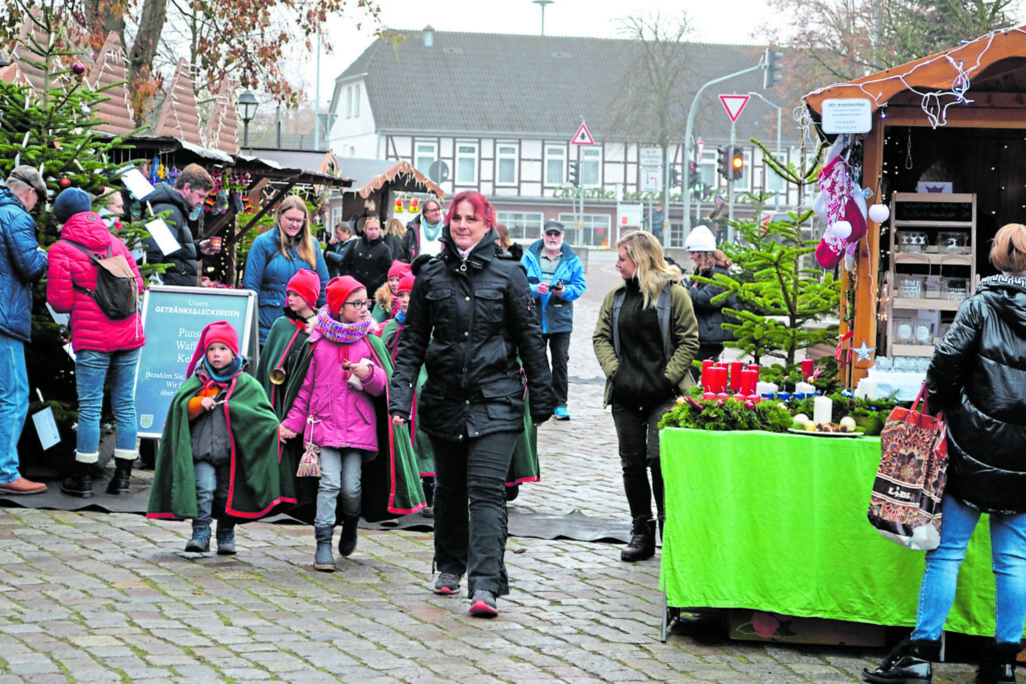 Tostedt: Christkindlmarkt und Feuerzangenbowle begeisterten die Gäste ...