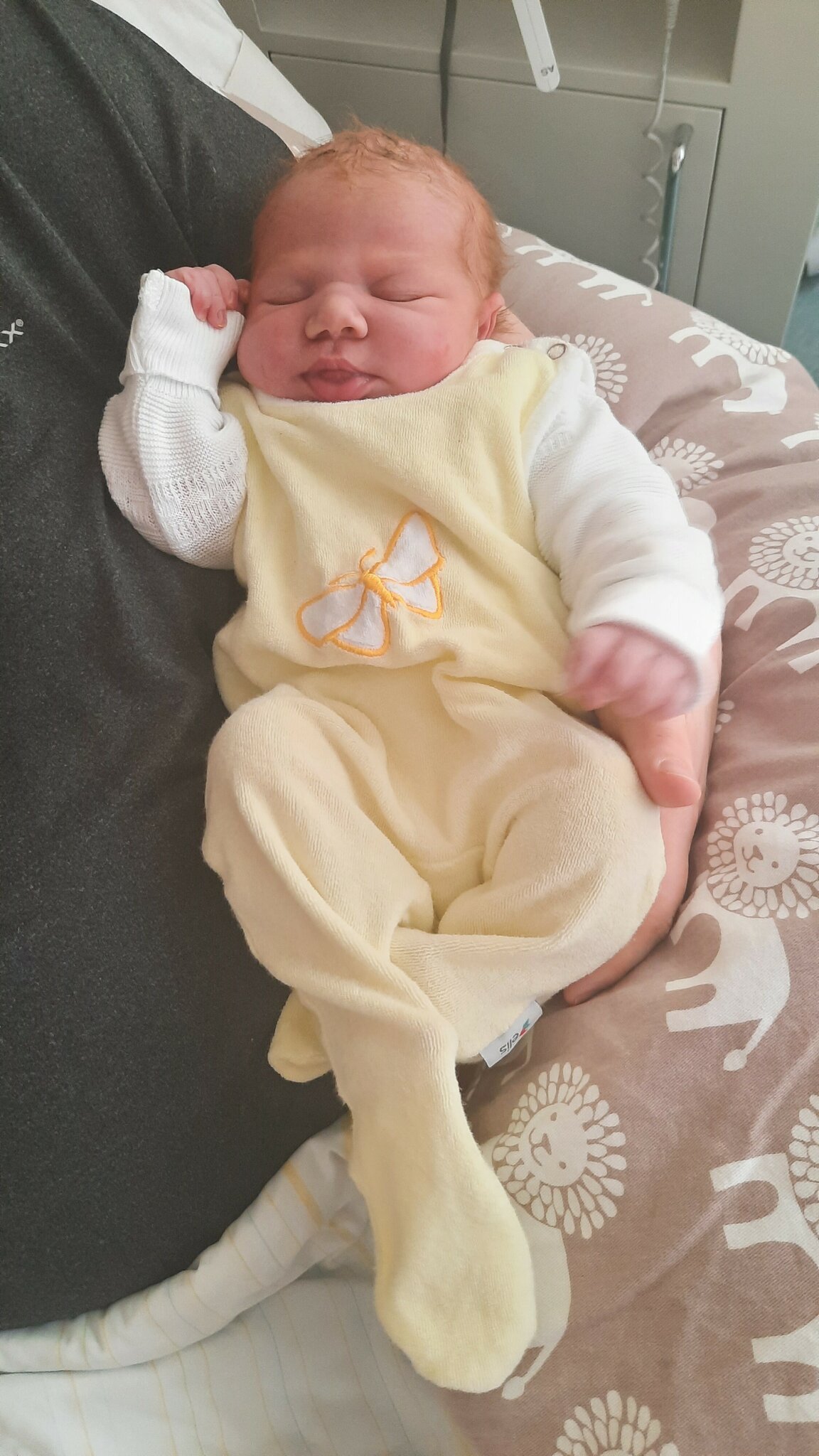 Das erste Baby wurde um 2.37 Uhr geboren: Neujahrsbabys 2023 im Kreis ...