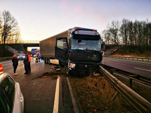 Seevetal: Schwerer Lkw-Unfall auf A1 beim Maschener Kreuz - Seevetal