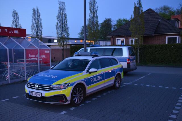 Schwer bewaffnete Spezialkräfte im Einsatz: Stader Polizei gelingt ...