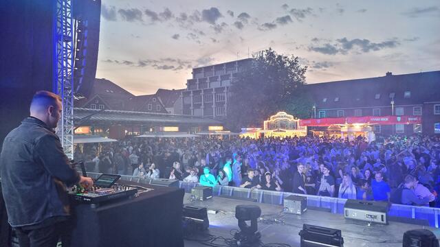 Partylaune in der Stader City: "Volle Hütte" beim Stader Altstadtfest ...