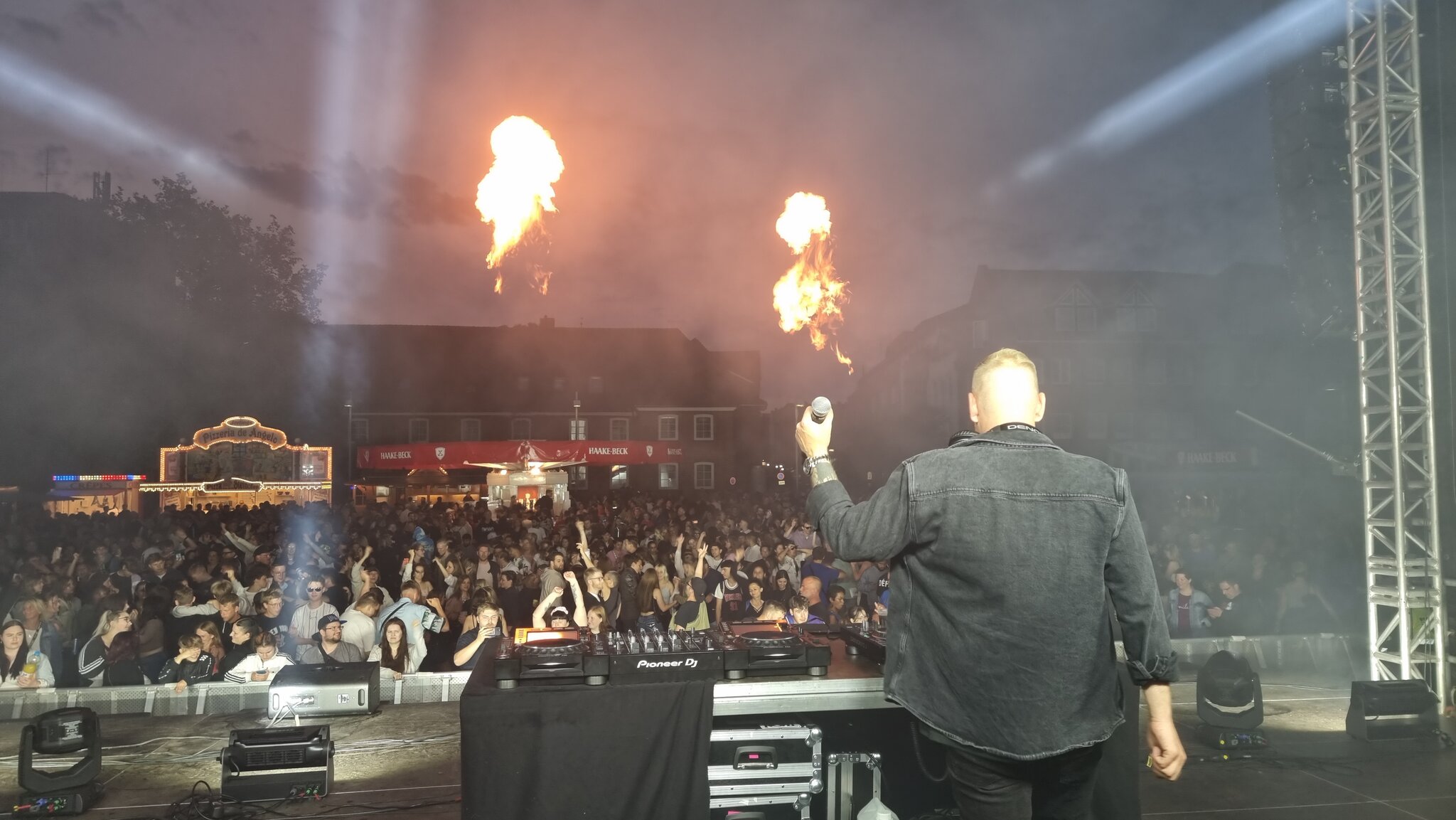 Partylaune in der Stader City: "Volle Hütte" beim Stader Altstadtfest ...