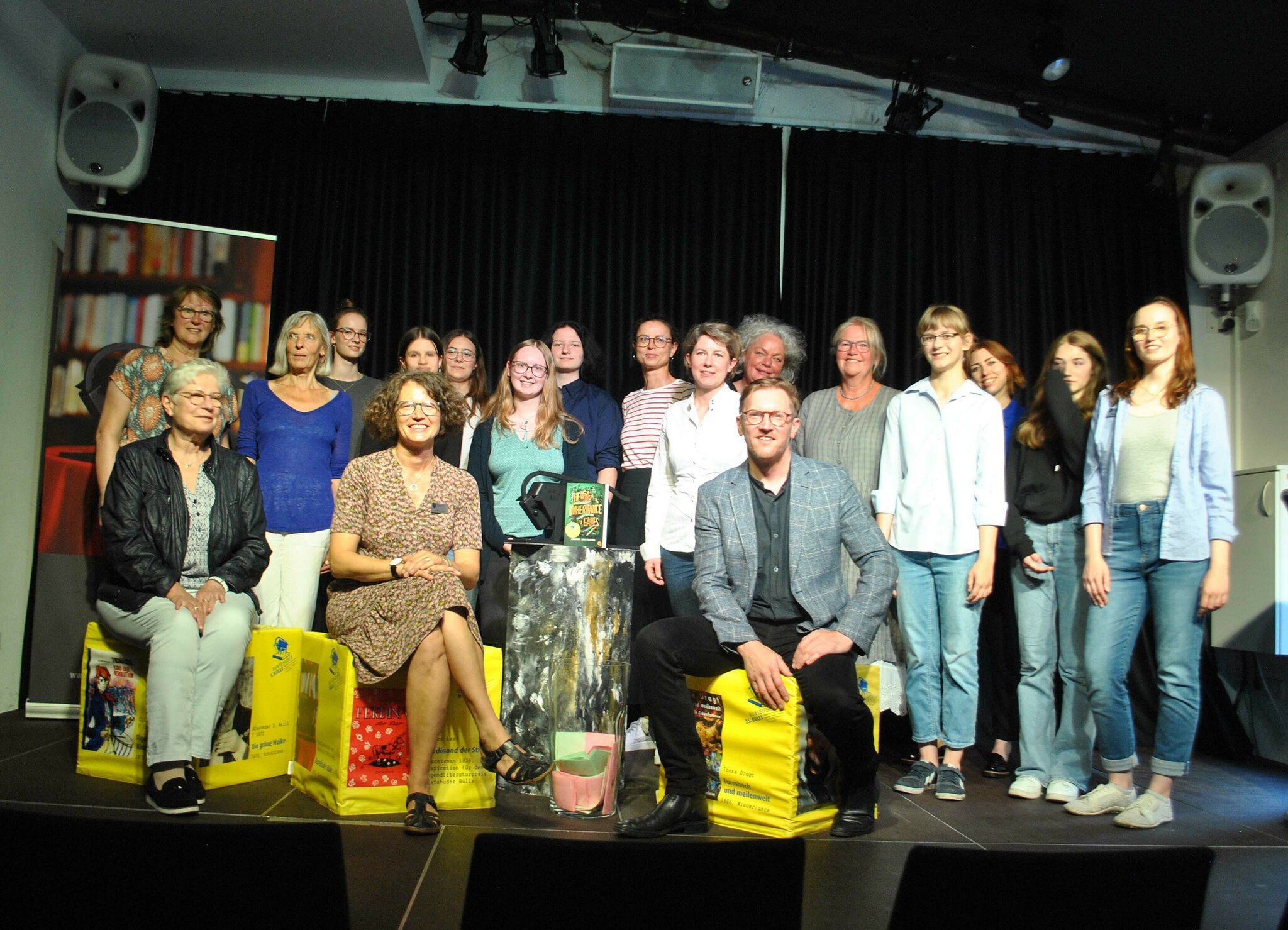 Stimmen der Jugendjury waren entscheidend: Der "Buxtehuder Bulle" für ...