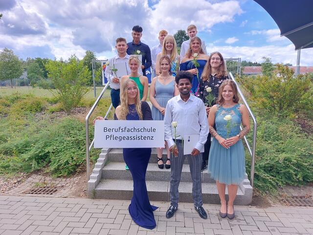 Schulabschluss 2023: Die erfolgreichen Absolventen der BBS Buchholz ...