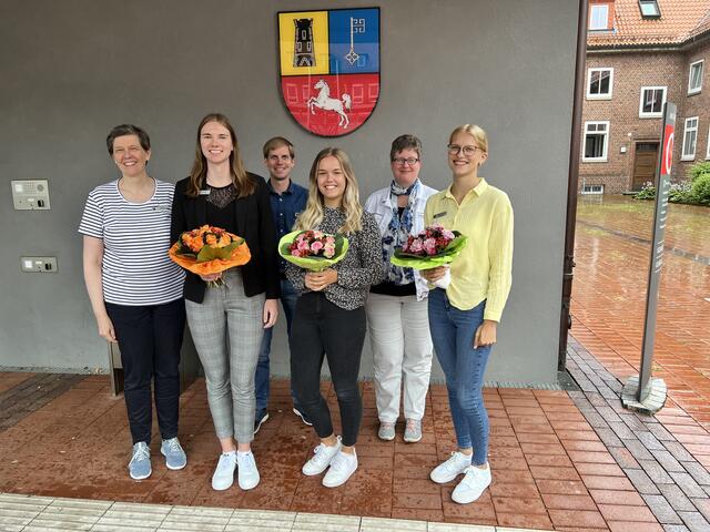 Erster Kreisrat begrüßt Berufsanfänger: 15 junge Menschen starten ...