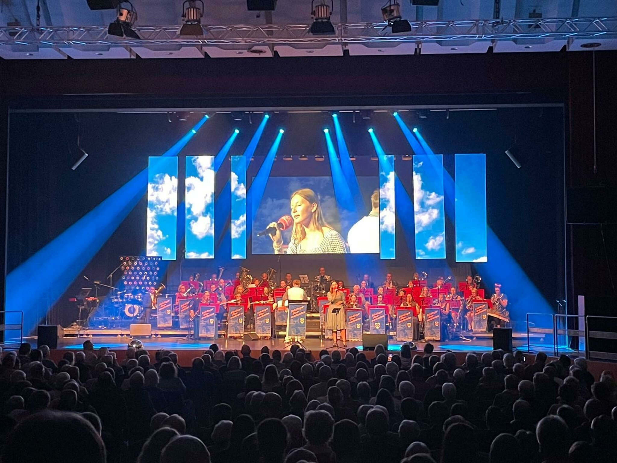 Jahreskonzert Kehdinger Blasmusikanten 2023: „Tanz mit mir ...