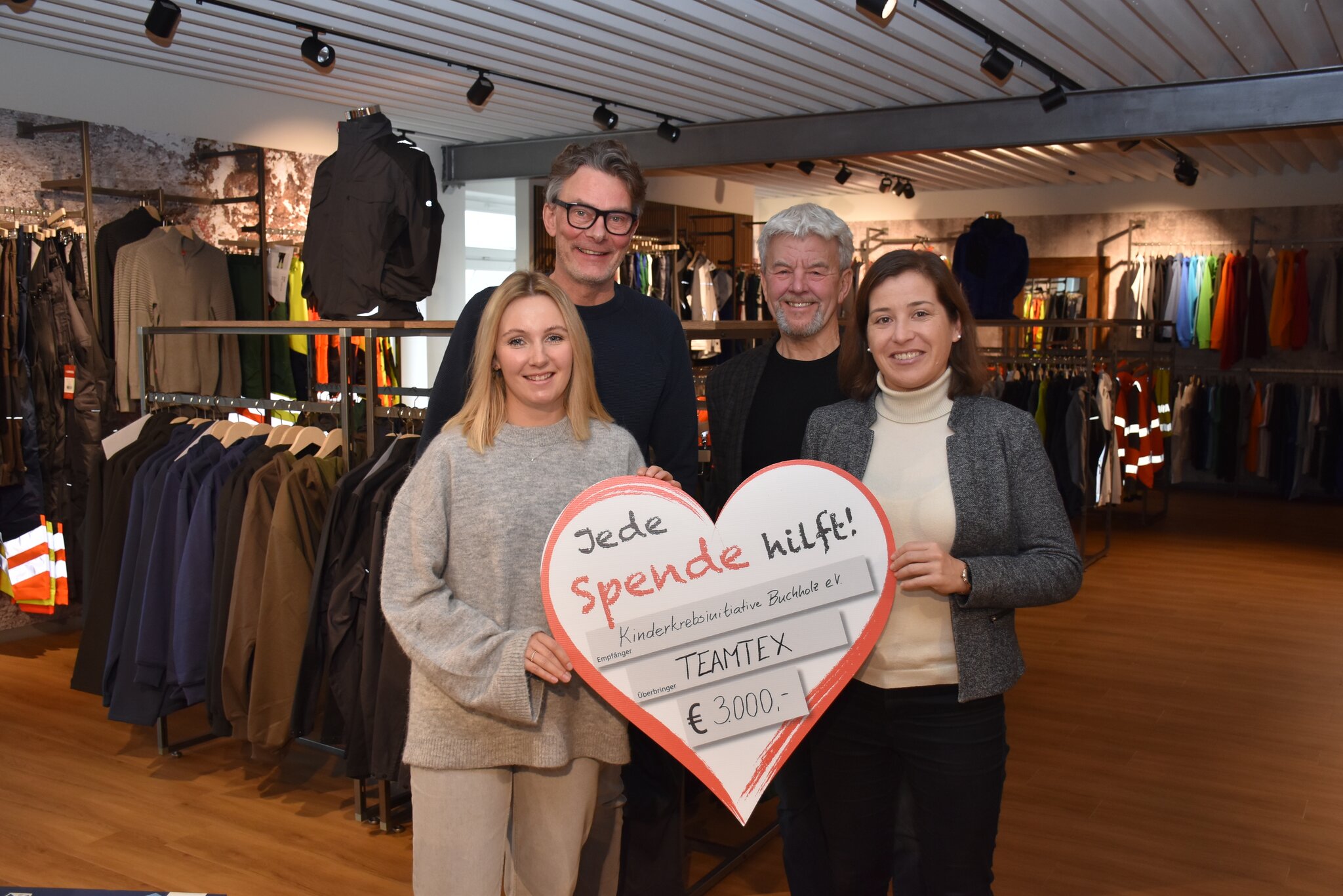 Spende für die Kinderkrebsinitiative: TEAMTEX sammelte für den Verein ...