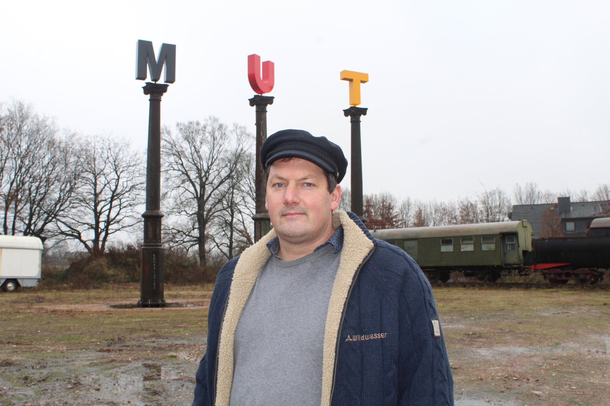 Friedensmonument soll zum Denken anregen: Steffen Lücking fordert Mut ...