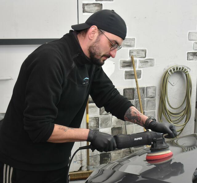 Car Clean Tiede in Tostedt: So wird das Fahrzeug wieder blitzsauber ...