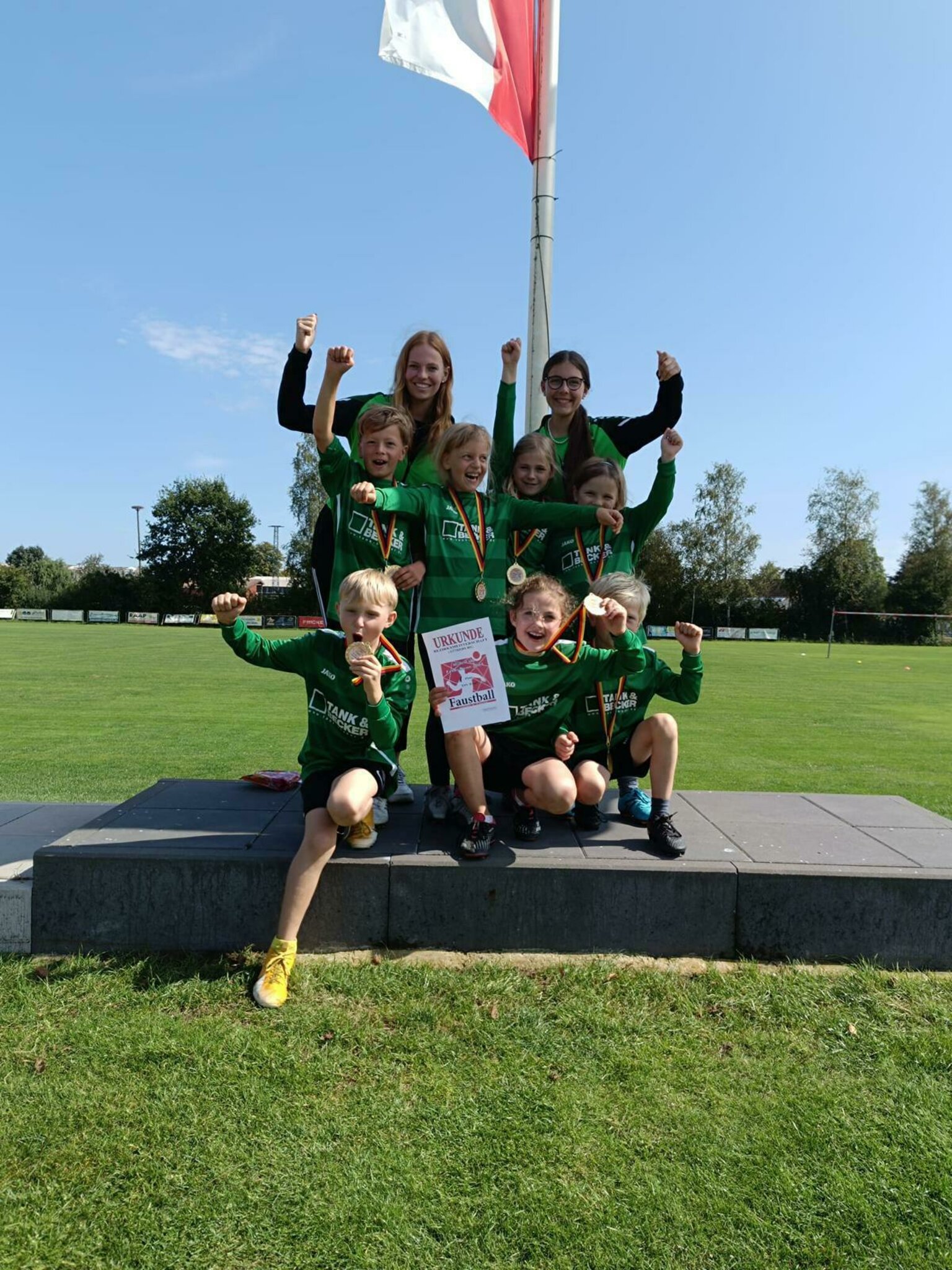 Faustball: TSV Essel Mix U 8 gewinnt die Bezirksmeisterschaft - Stade