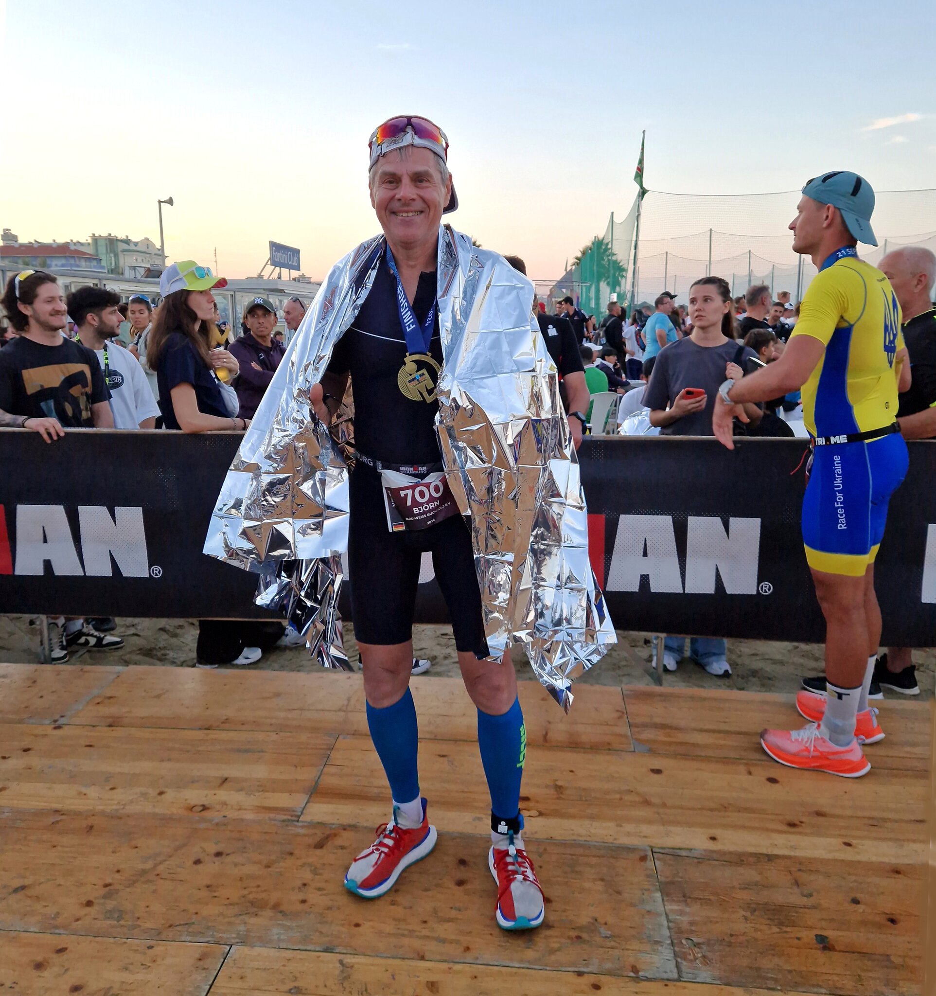 Blau-Weiss Buchholz: Buchholzer triumphiert beim Ironman in Italien ...