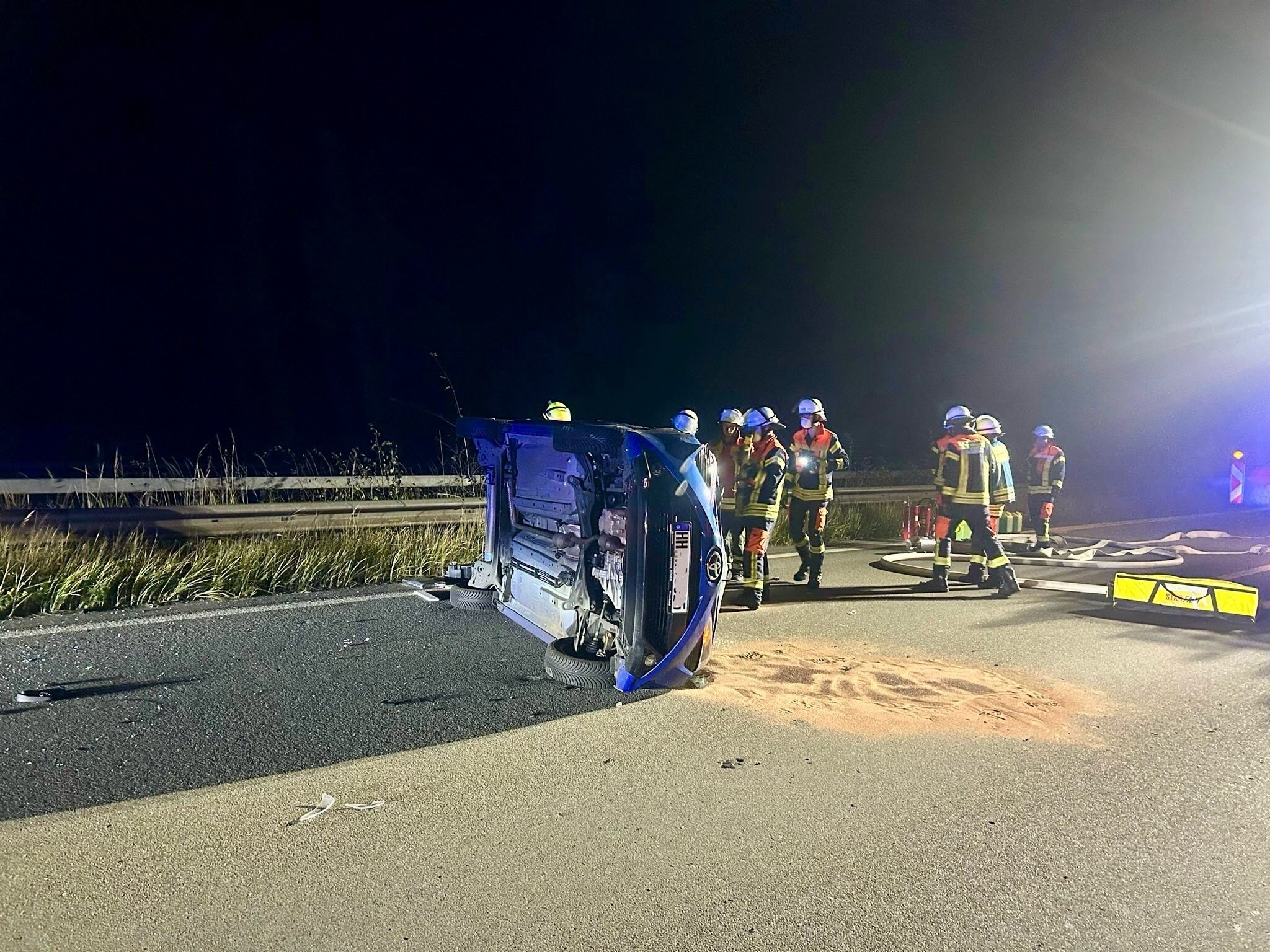 Auto überschlug sich mehrfach: Frau bei Unfall schwer verletzt - Seevetal