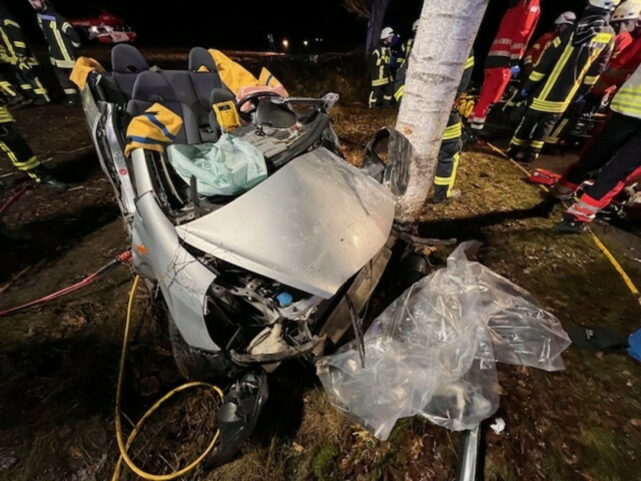 Hubschrauber brachte Fahrer in Spezialklinik: Schwerer Unfall zwischen Ahlerstedt und Ahrensmoor ...