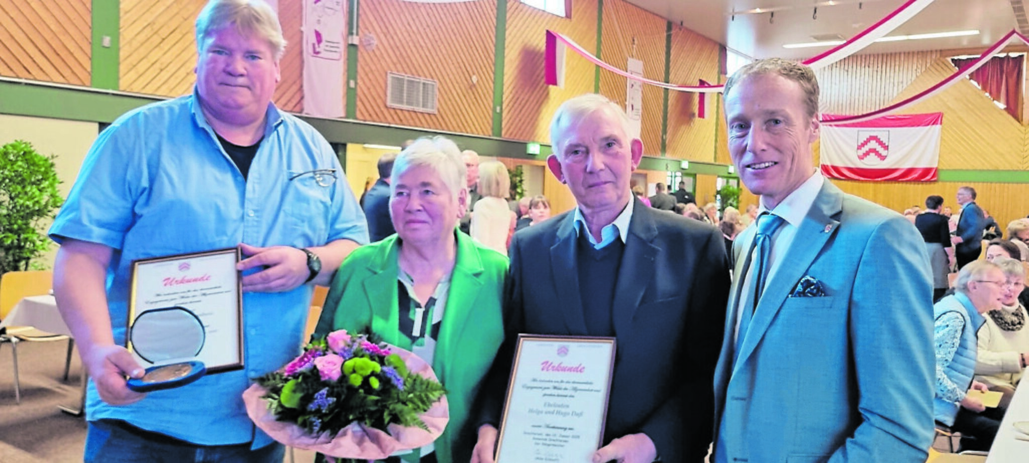 Auftakt mit buntem Programm: Drochtersen verleiht Ehrentaler für ...