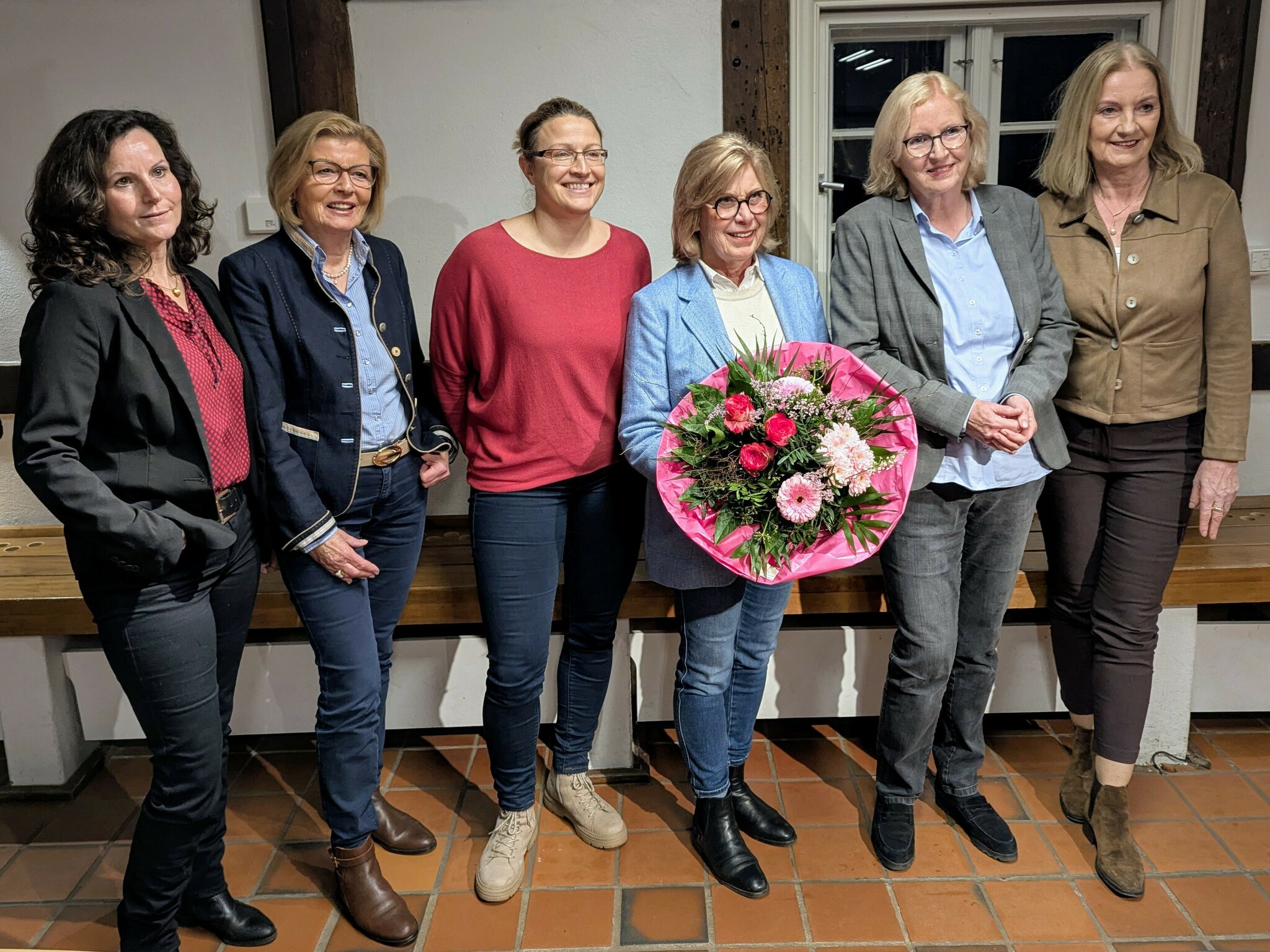 Ehrenmitgliedschaft für Charlotte Weyer: Verein "Salzhausen e.V ...