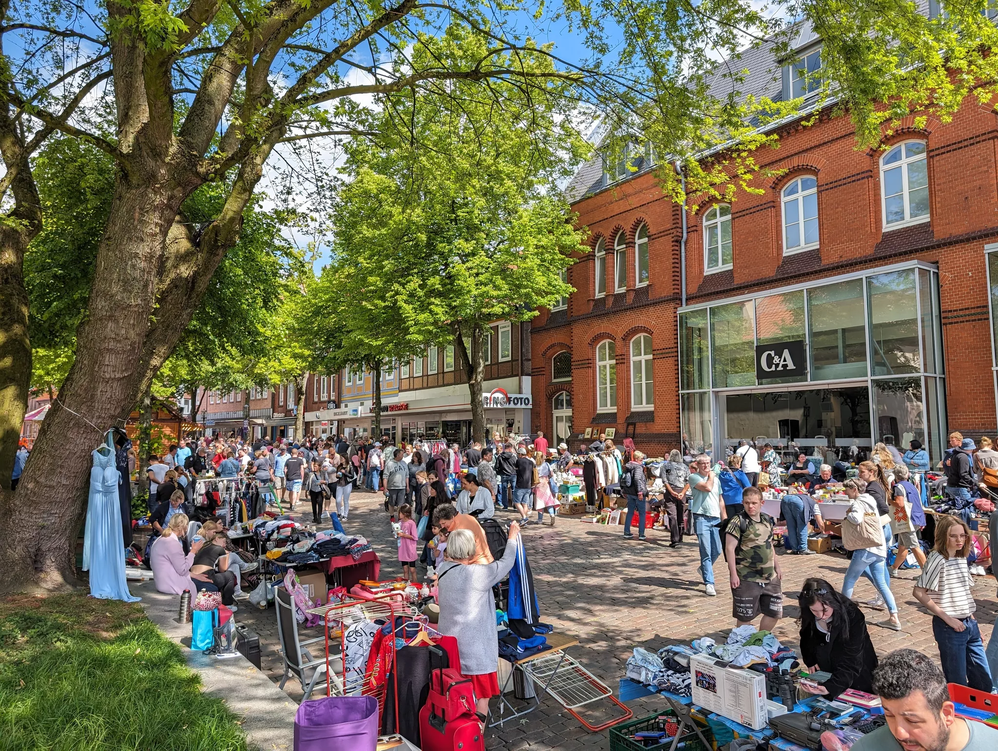 Am Sonntag, 11. Mai: Frühjahrströdelmarkt in der Stader Innenstadt - Stade