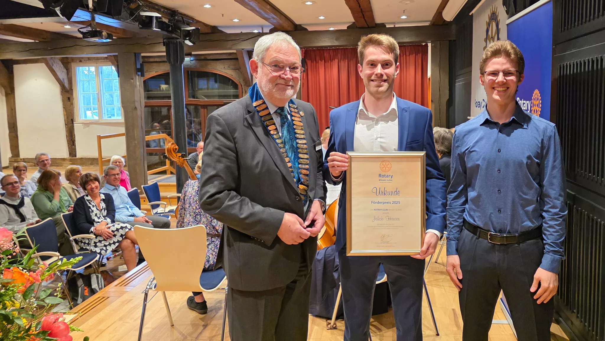 Jakob Hansen erhält Rotary-Förderpreis 2025: Ein junger Kopf mit klarem ...
