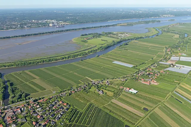 Großprojekt im Alten Land: Ausbaggerung soll Borsteler Binnenelbe ...